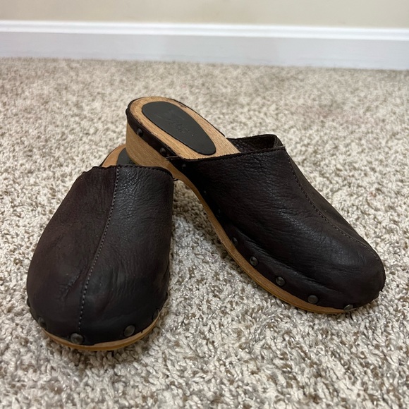 Zara | Shoes | Zara Girls Leather Wood Clogs Size 35 Us 35 Made In ...